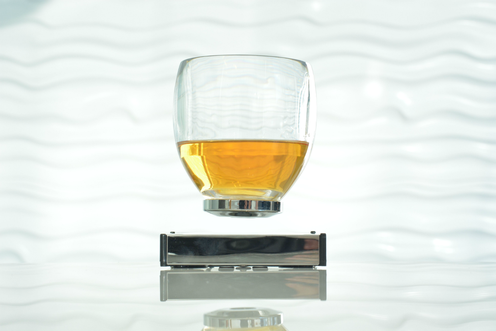 The Levitating Cup | Popmule